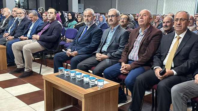 Peygamberimiz, iman ve istikamet konulu panel